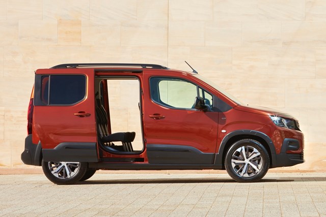 Peugeot e-Rifter (2026) boot space & practicality