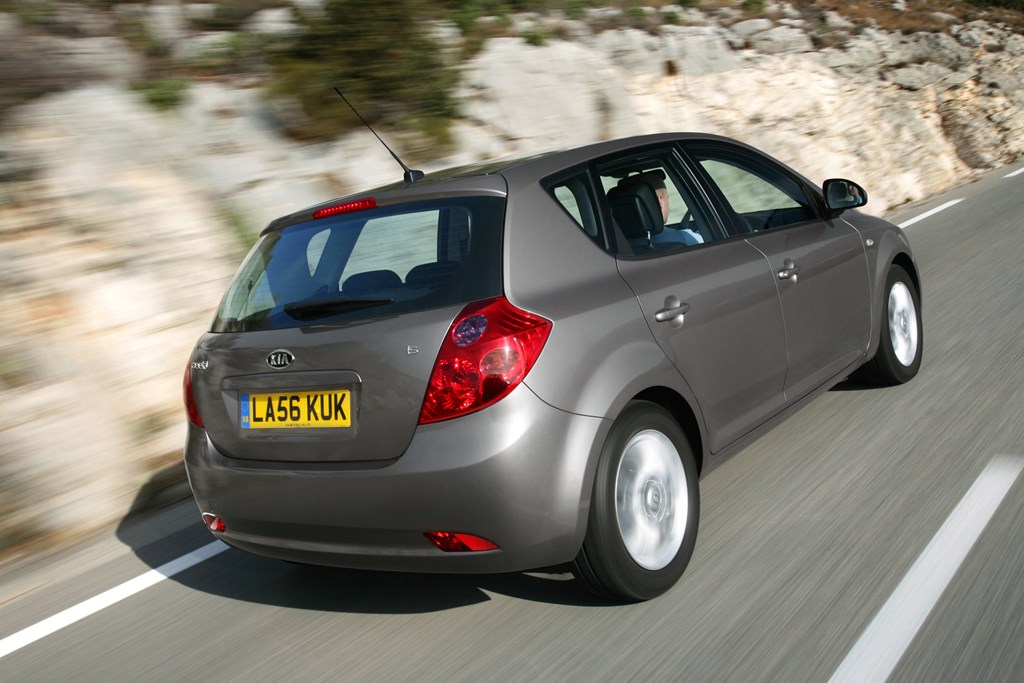 Used Kia Ceed Hatchback (2007 - 2012) Review