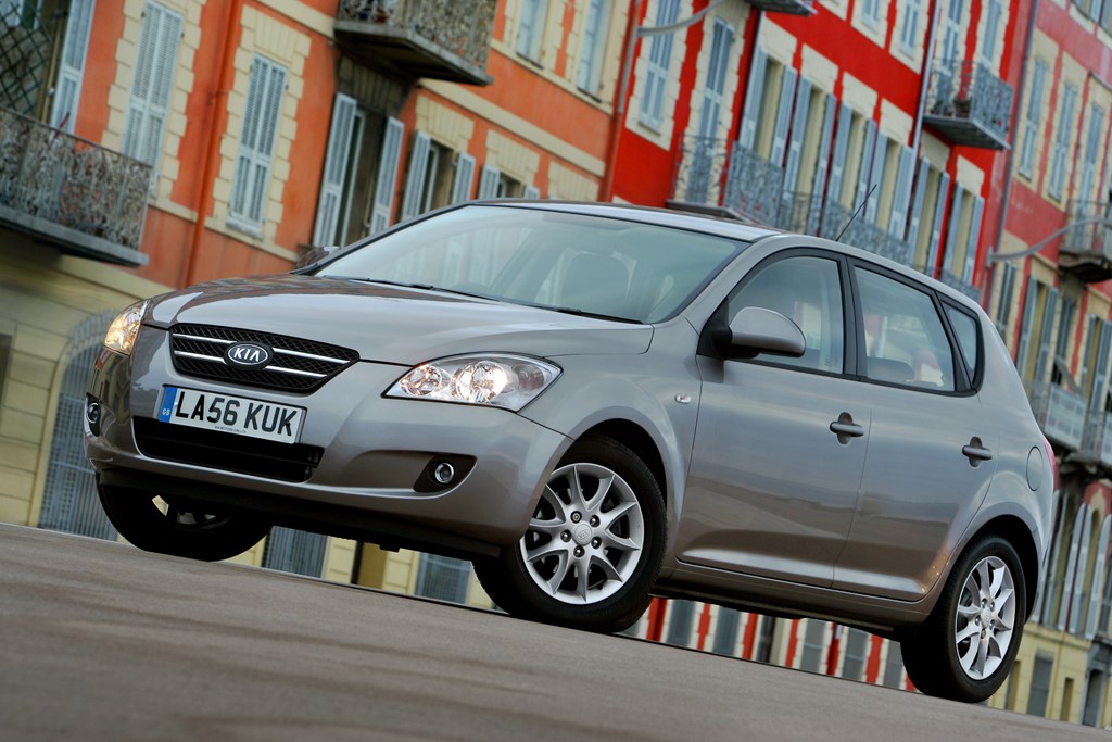 Used Kia Ceed Hatchback (2007 - 2012) Review