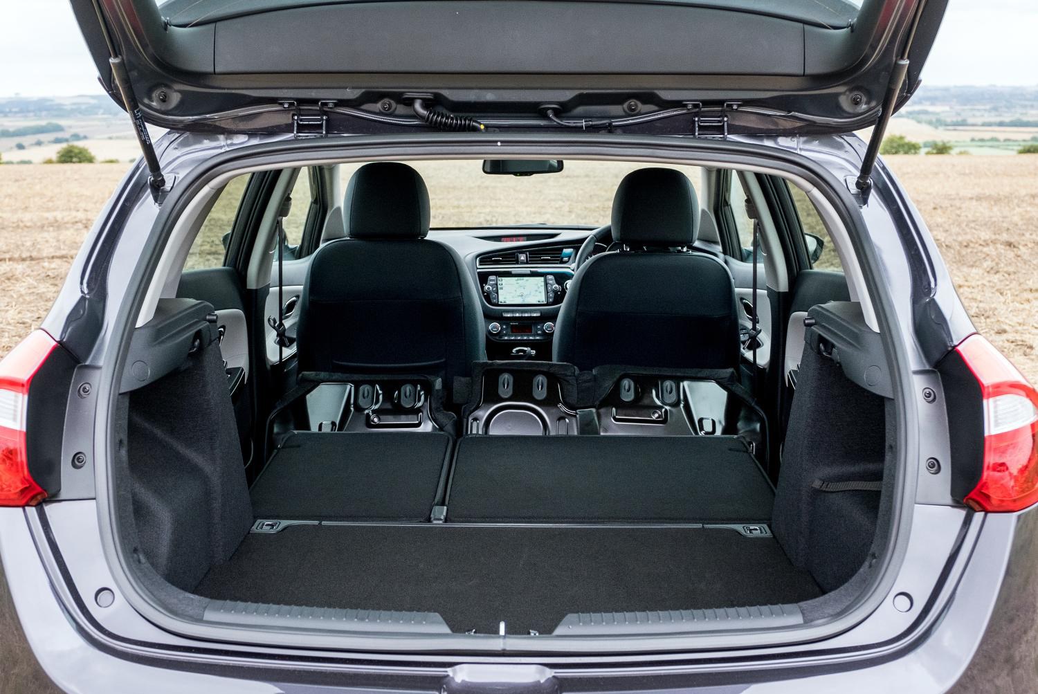 Used Kia Ceed Hatchback (2012 - 2018) boot space & practicality