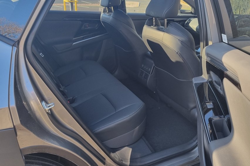 Subaru Solterra Review (2025)