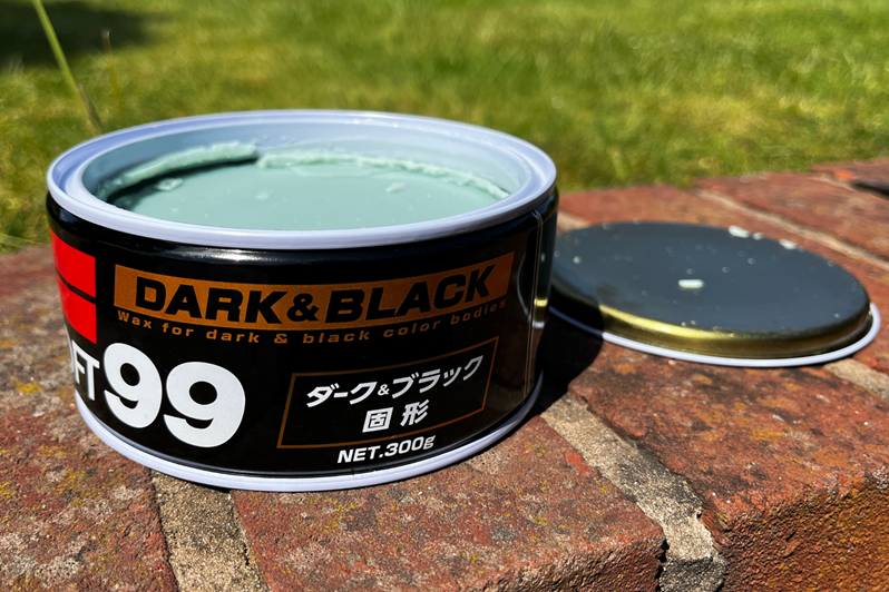 Soft99 Dark & Black Wax review: old-school shine