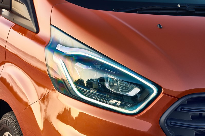 New Ford Transit Custom for 2018 – info and pictures of facelift for UK ...