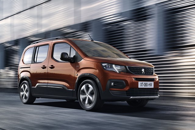 First official pictures, details of 2018 Citroen Berlingo, Peugeot ...