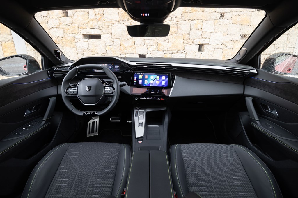 Peugeot 408 (2026) boot space & practicality