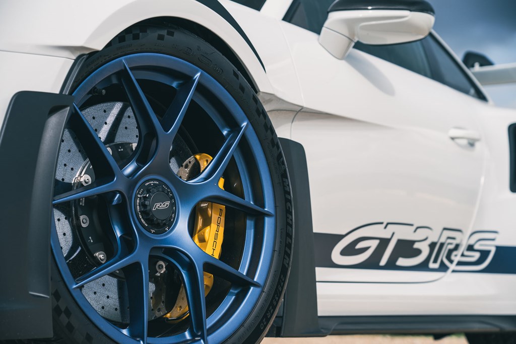 Porsche 911 GT3 and 911 GT3 RS review