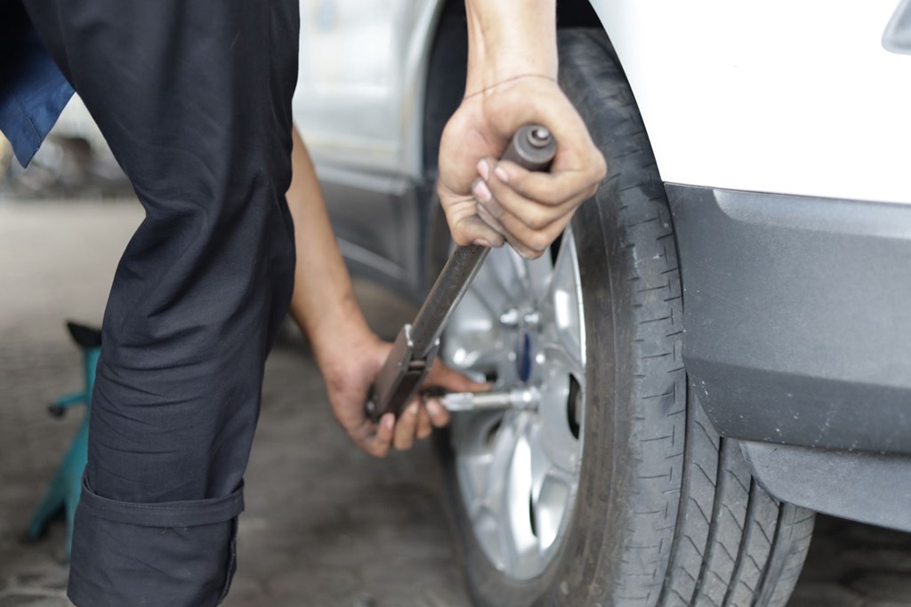 The best wheel nut wrenches for wheel maintenance