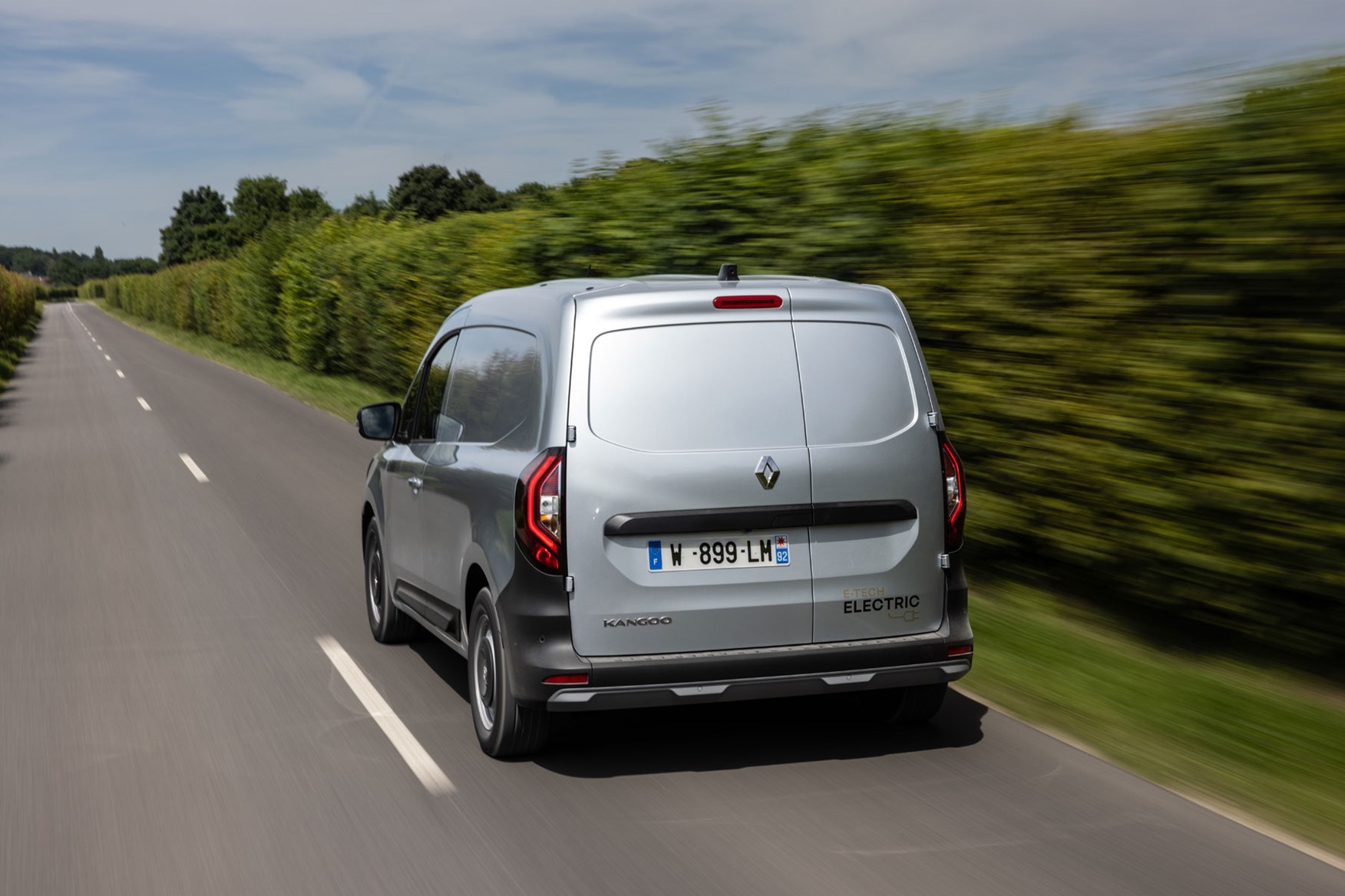Renault Kangoo E-Tech van review (2022) | Parkers