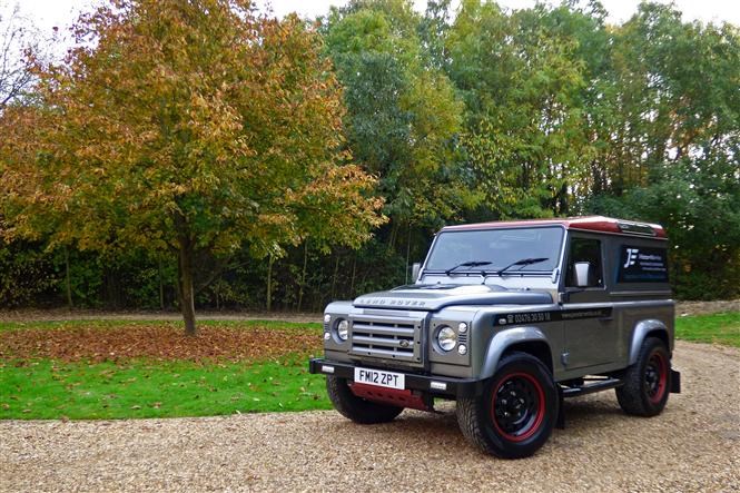 Review: JE Engineering Land Rover Defender with automatic gearbox ...