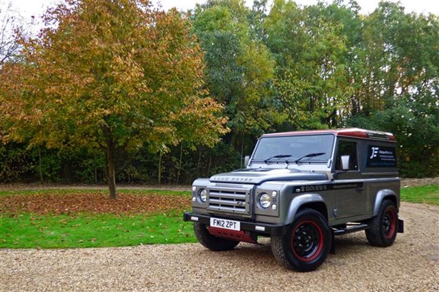 Review: JE Engineering Land Rover Defender with automatic gearbox ...