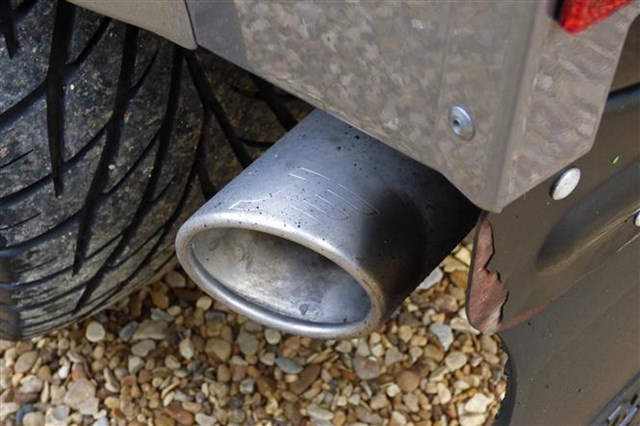 Review: JE Engineering Land Rover Defender with automatic gearbox ...