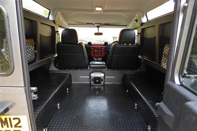 Review: JE Engineering Land Rover Defender with automatic gearbox ...