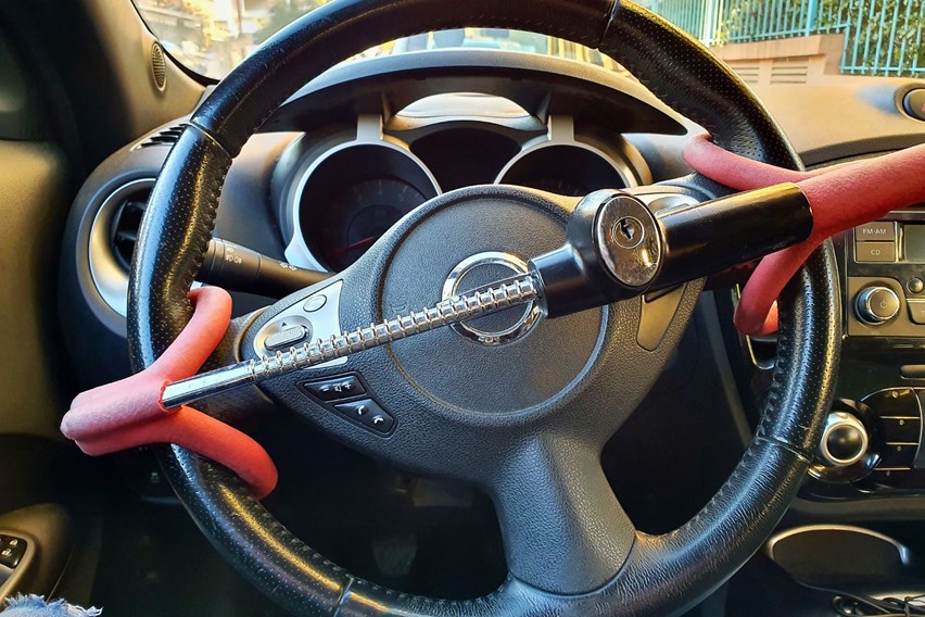 The best steering wheel locks to prevent car theft 2025