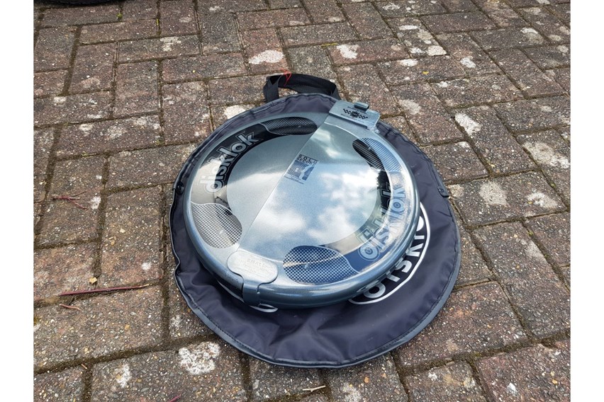 The best steering wheel locks to prevent car theft 2025