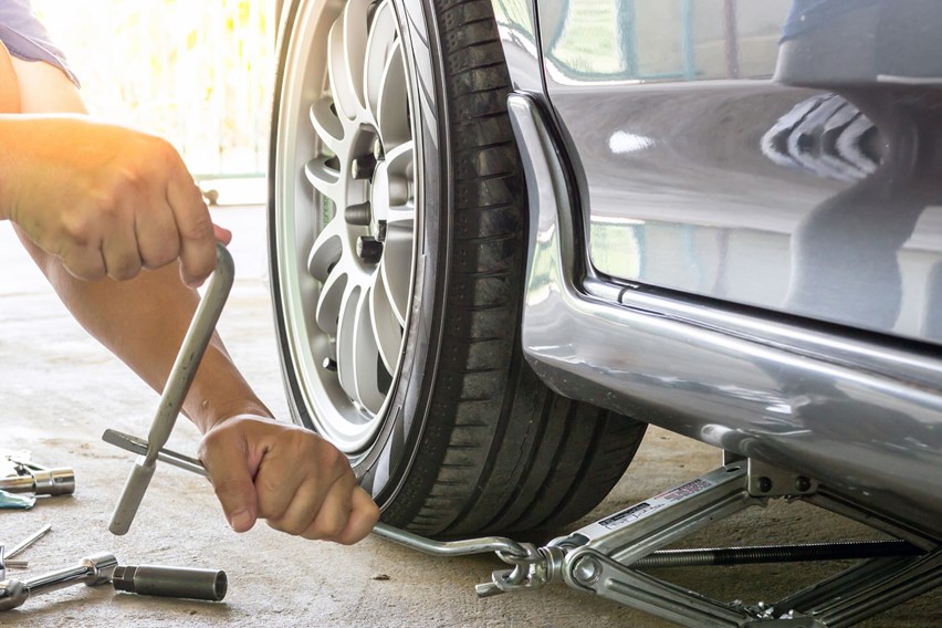 Flat tyre? Here’s how to change a car wheel in minutes