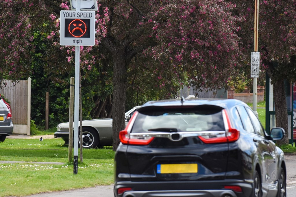 Mandatory speed limiters: how they work and what they mean for drivers