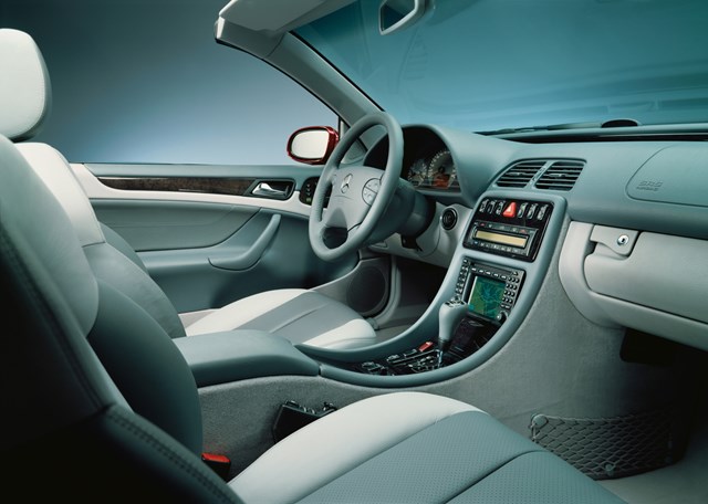 Used Mercedes-Benz CLK Cabriolet (1998 - 2003) interior