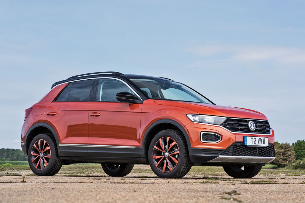 DS 3 Crossback vs Volkswagen T-Roc | Parkers