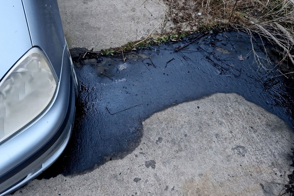 How to clean spilt oil: tips to keep your garage and driveway spotless