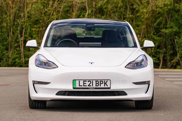 How does leasing a car work?