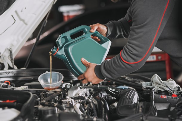 The best 5W30 engine oil for your car | Parkers