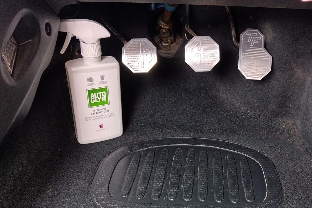 How to properly clean your car's interior