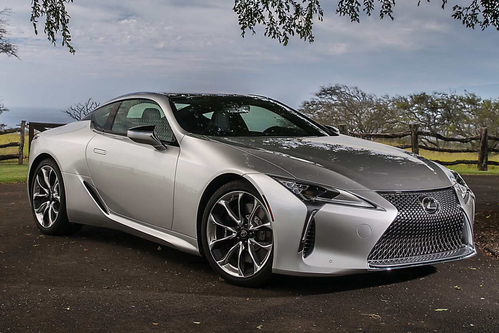 Lexus updates flagship LC coupe