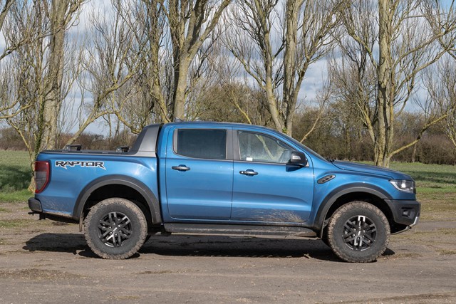 Ford Ranger Raptor vs Isuzu D-Max XTR twin test review - battle of the ...