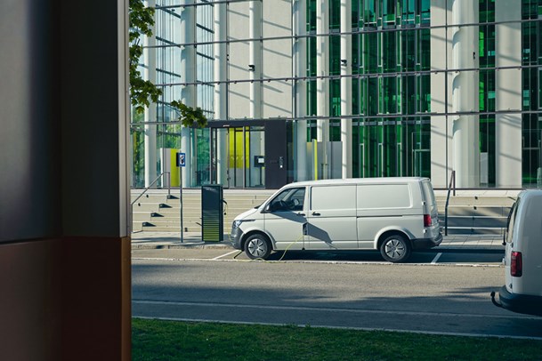 Volkswagen e-Transporter electric van: UK pricing and specification ...