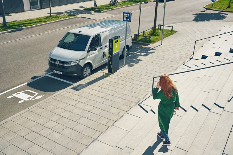 Volkswagen e-Transporter electric van: UK pricing and specification ...