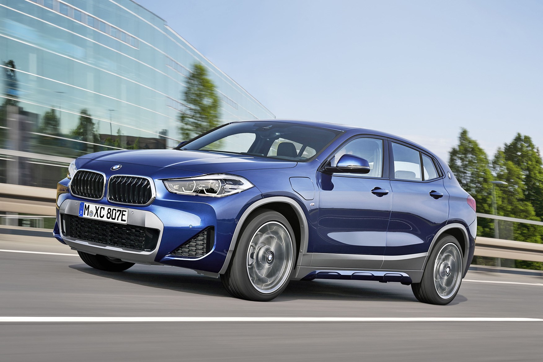 BMW: more hybrid engines for 2020