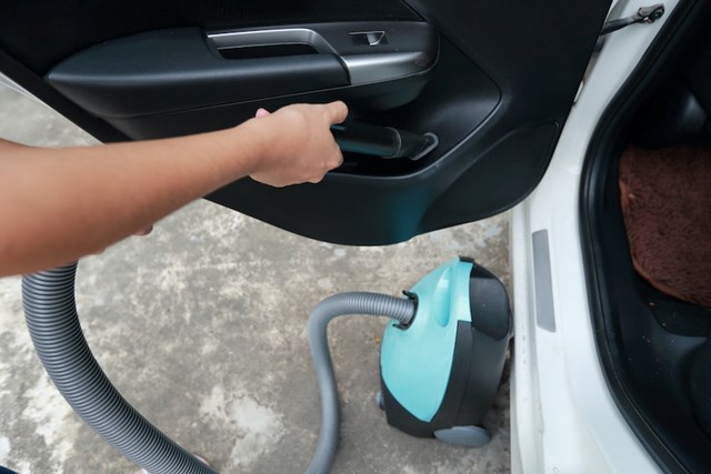 How to vacuum your car's interior