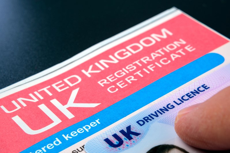 How to change the registered keeper of a car – a step-by-step guide