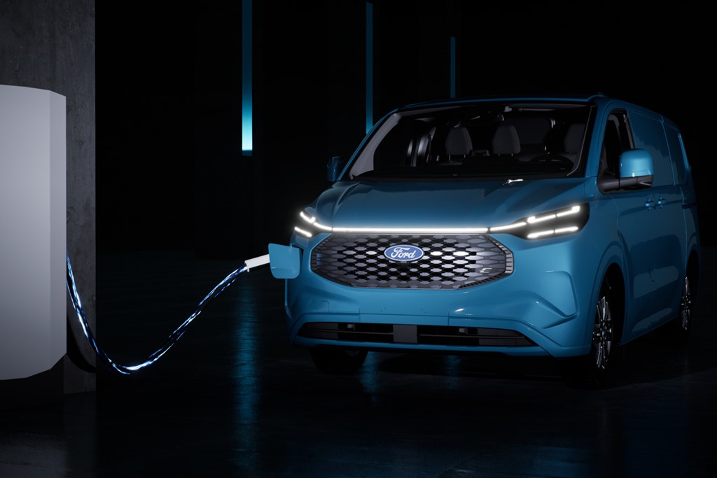 All-new Ford Transit Custom - details of electric, plug-in and diesel ...