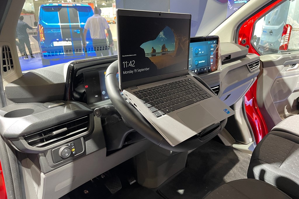 All-new Ford Transit Custom - details of electric, plug-in and diesel ...