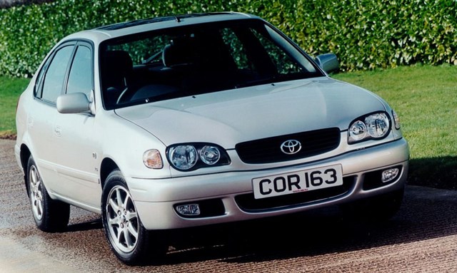 Used Toyota Corolla Hatchback (2000 - 2002) Review