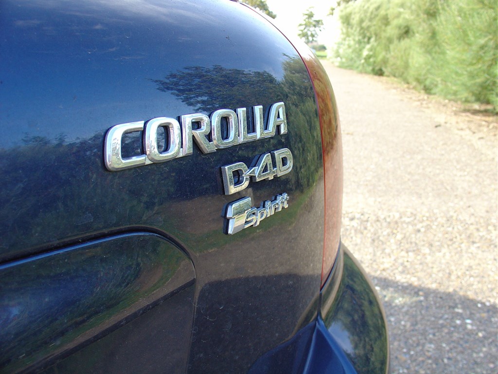 Used Toyota Corolla Hatchback (2002 - 2006) Review