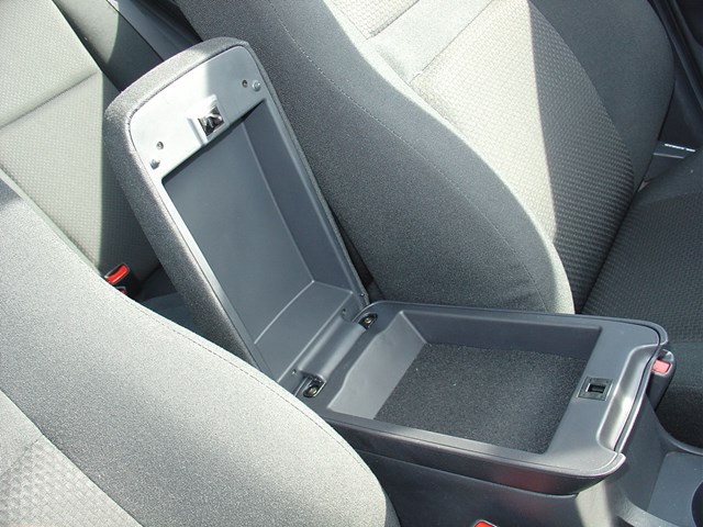 Used Toyota Corolla Hatchback (2002 - 2006) boot space & practicality