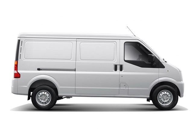 DFSK EC35 electric van and EC31 chassis cab at 2021 CV Show