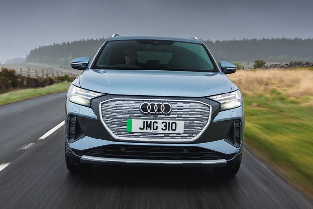 UK Number Plate Law 2025: Legal Rules, Sizes and Fines