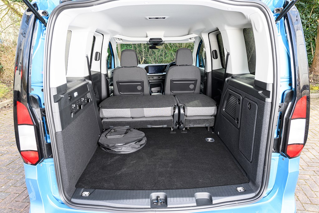 Ford Tourneo Connect (2025) boot space & practicality