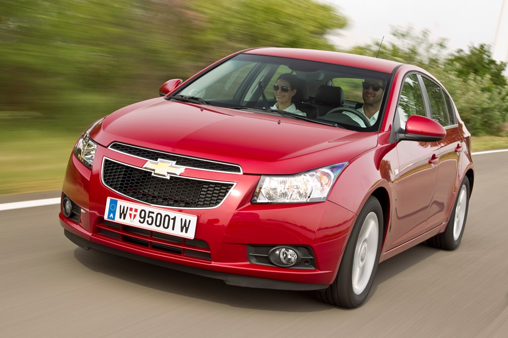 Used Chevrolet Cruze Hatchback (2011 - 2015) boot space & practicality ...