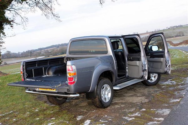 Mazda BT-50 pickup dimensions (2006-2009), capacity, payload, volume ...