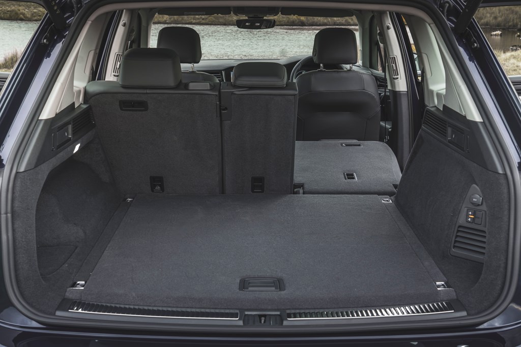 Volkswagen Touareg (2023) boot space & practicality