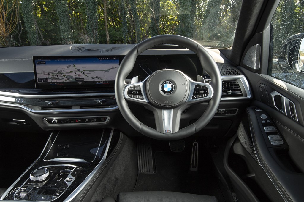 BMW X7 SUV review (2025) | Parkers