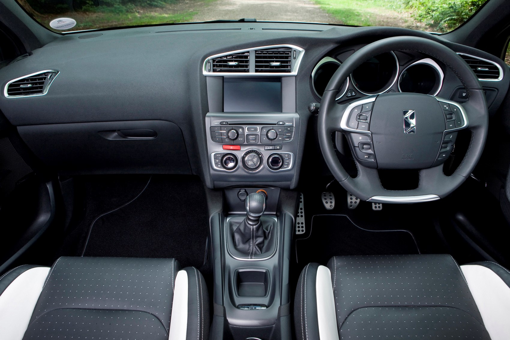Used Citroën DS4 Hatchback (2011 - 2015) interior