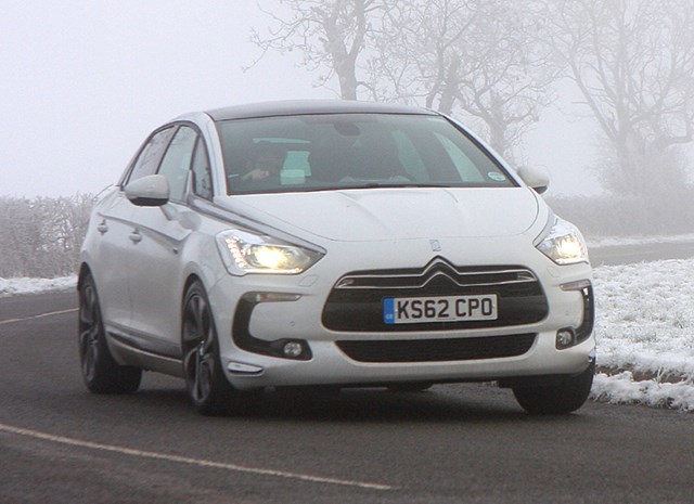 Used Citroën DS5 Hatchback (2012 - 2015) boot space & practicality ...