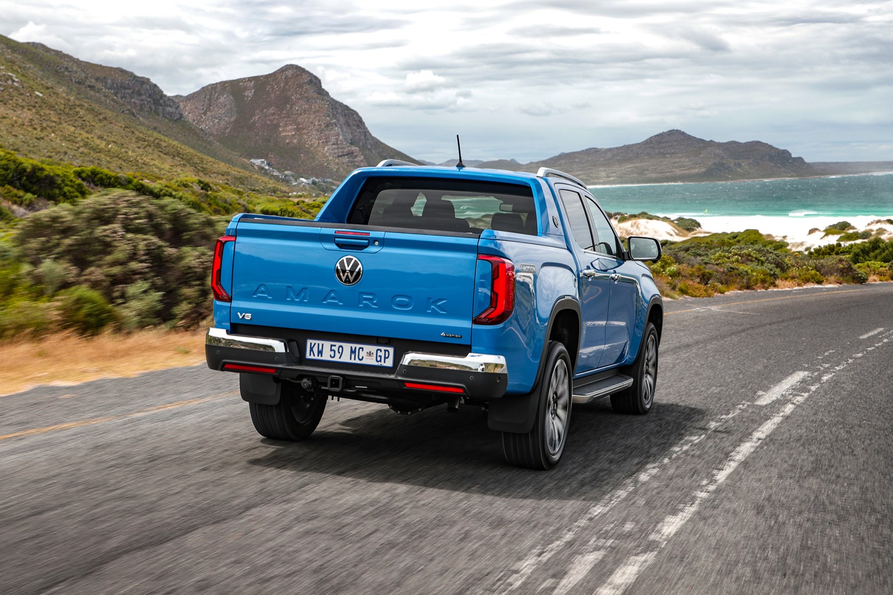 Volkswagen Amarok pickup review (2023) | Parkers