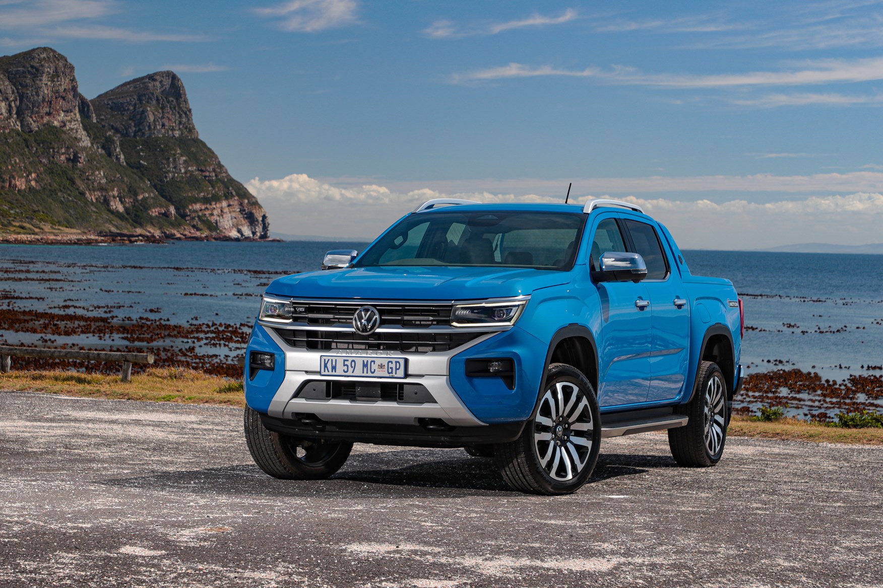 Volkswagen Amarok pickup review (2023) | Parkers