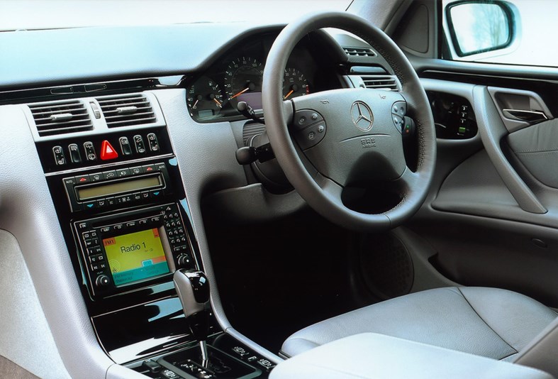Used Mercedes-Benz E-Class Saloon (1995 - 2002) interior